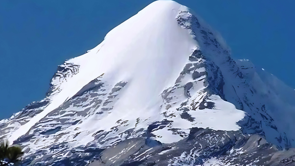 Pisang Peak and Thorong La Pass – Khumbu Everest Trek And Peak Climbing